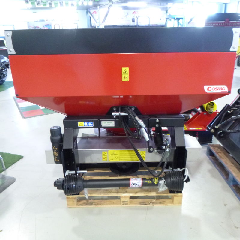 Cosmo 1250L twin disc spreader | Konigs Shepparton Pty. Ltd