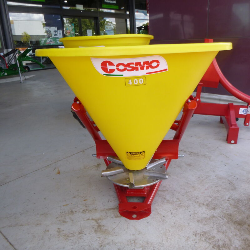 NEW COSMO 400L FERTALISER SPREADER | Konigs Shepparton Pty. Ltd