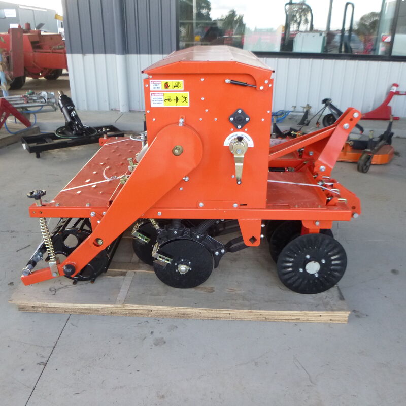 NEW COSMO BULLY 1.5M 7 DISC LINKAGE SEEDER | Konigs Shepparton Pty. Ltd