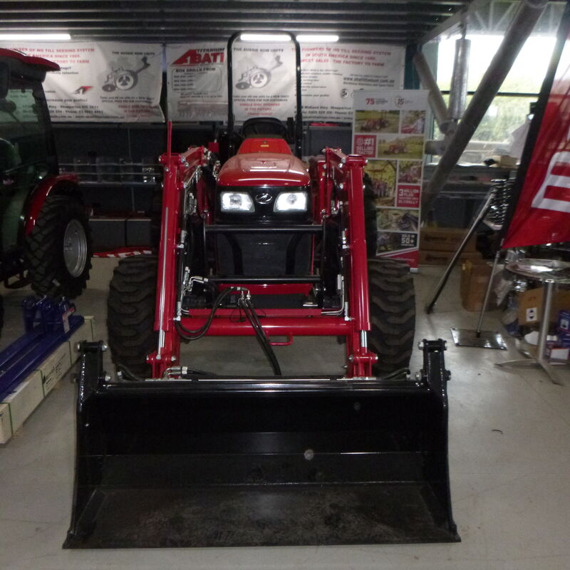 NEW MAHINDRA 4025 ROPS TRACTOR | Konigs Shepparton Pty. Ltd