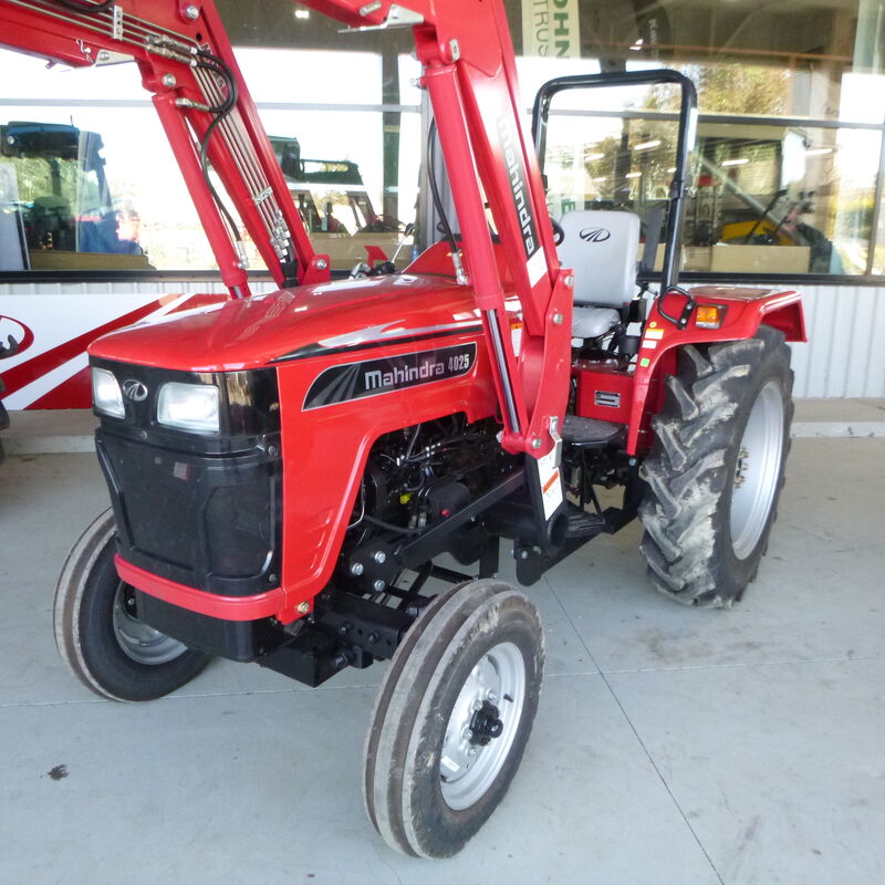 NEW MAHINDRA 4025 ROPS TRACTOR WITH LOADER | Konigs Shepparton Pty. Ltd