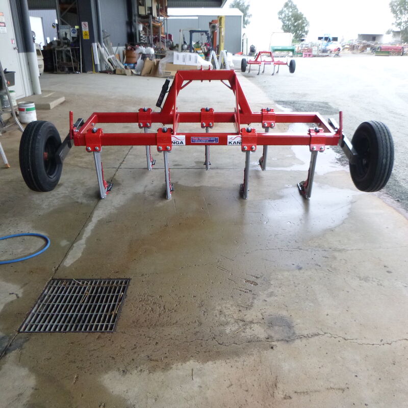New Kanga Toolbar with yeoman ripper tines | Konigs Shepparton Pty. Ltd