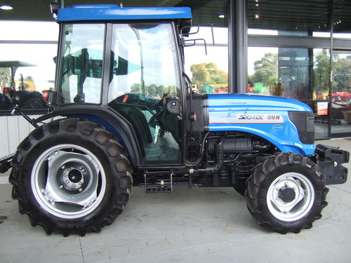 Solis 90N Tractor narrow orchard vineyard 4wd cabin | Konigs Shepparton ...