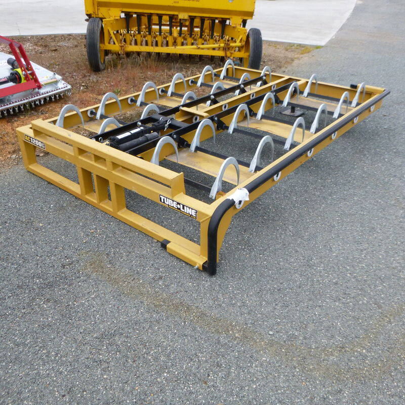 TUBELINE SMALL BALE GRAB | Konigs Shepparton Pty. Ltd