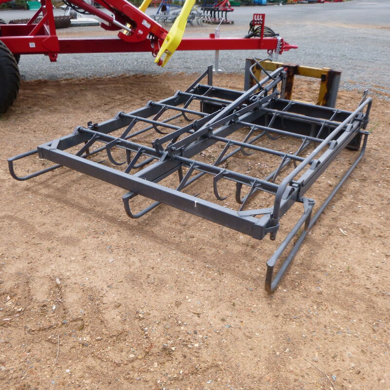 USED 8 SMALL SQUARE BALE GRAB | Konigs Shepparton Pty. Ltd