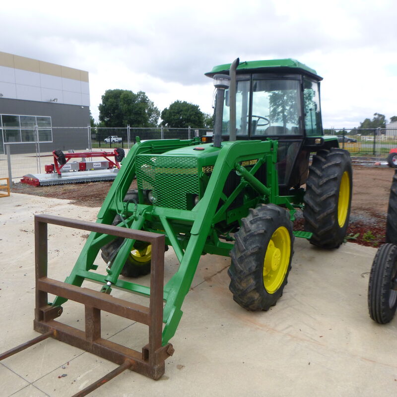 USED JOHN DEERE 2250 4WD CAB TRACTOR WITH LOADER | Konigs Shepparton ...